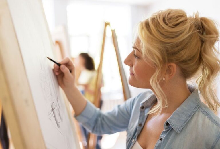 How to Draw a Self-Portrait: Step-by-Step Guide for Beginners